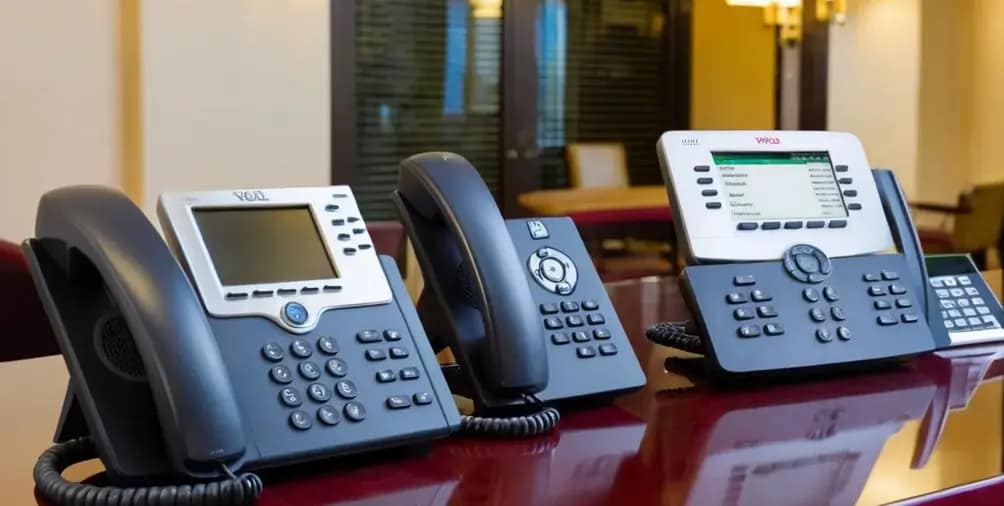 VoIP vs. Digital Hotel Phone Systems - Jet Hotel Solutions